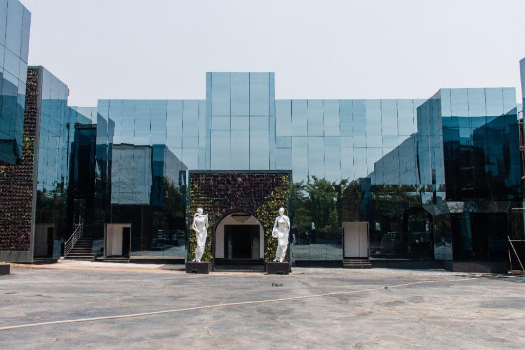 Functional Hotel of 17 apartments – LIGHTHOUSE PROPERTY MANAGERS LTD